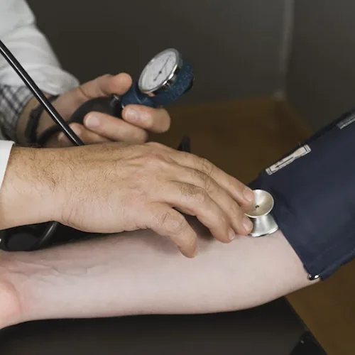 High Blood Pressure (Hypertension): Causes, Symptoms, Treatment, and ...